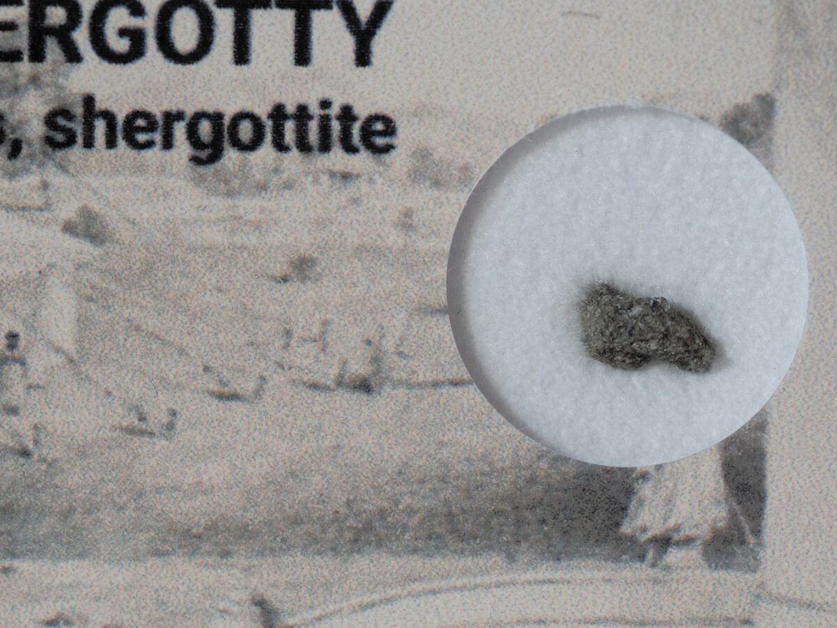 Shergotty (shergottite) – 0.09g fragment – meteor-center.com